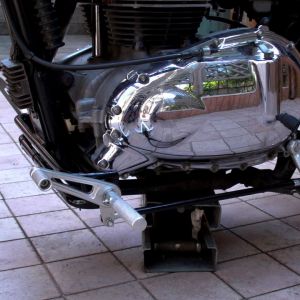 33 - Triumph Boneville DIY universal forward controls