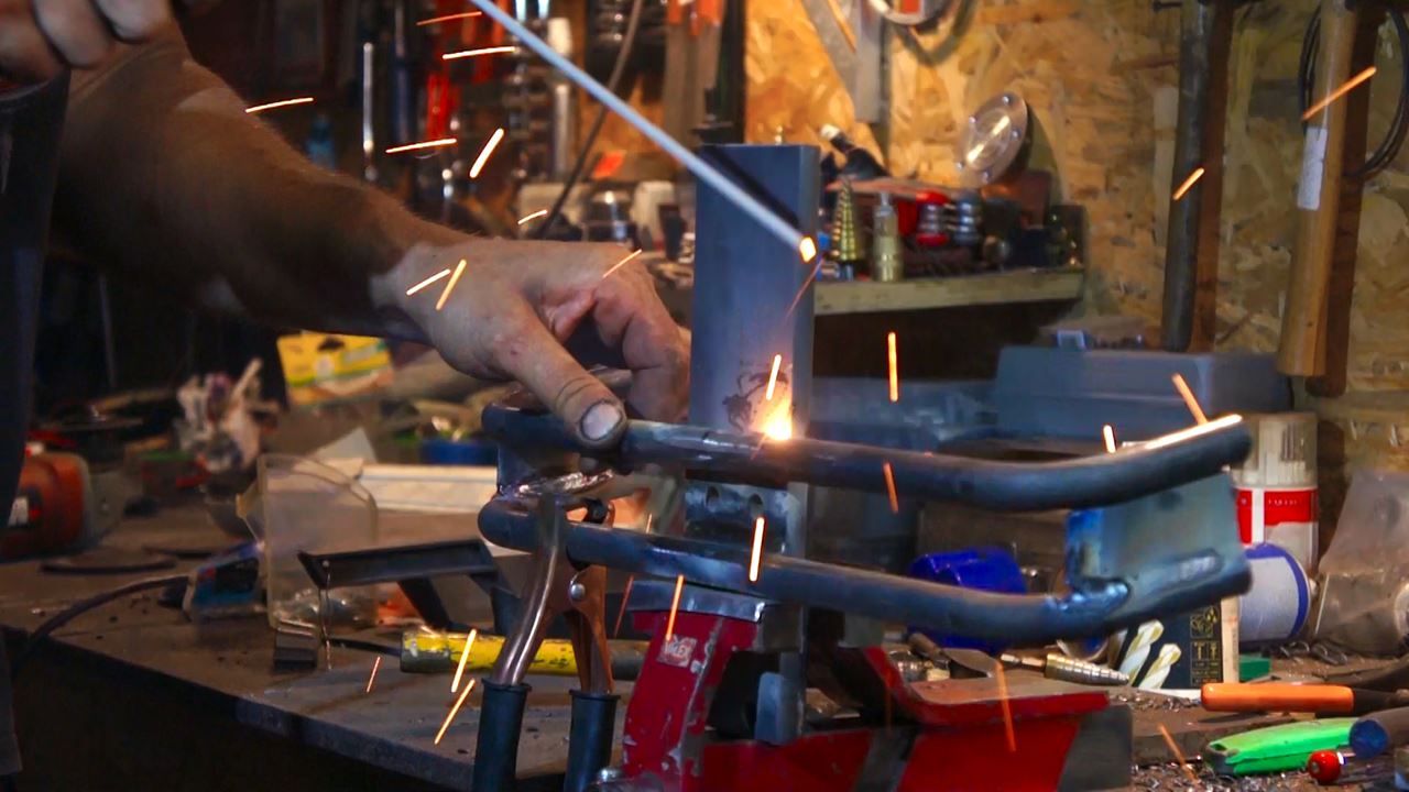 33 - Triumph Boneville DIY universal forward controls