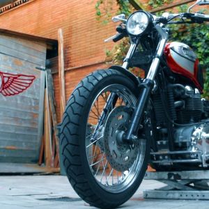 33 - Triumph Boneville DIY universal forward controls