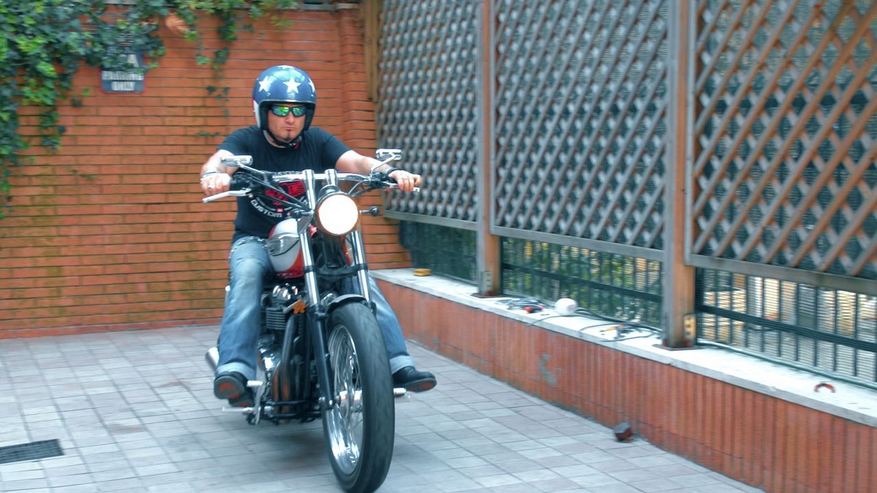 33 - Triumph Boneville DIY universal forward controls